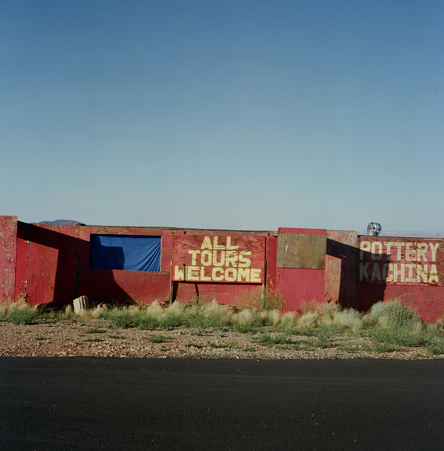 LAUREN ROCHE — TOUR GUIDE